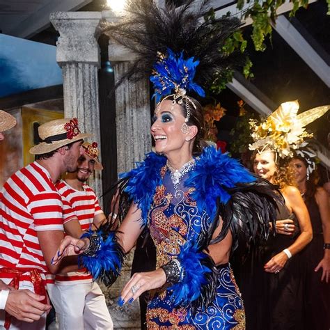 Mamma Mia Deborah Secco Encarna Sophia Loren No Baile Do Copa