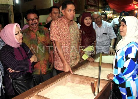 CEK HARGA SEMBAKO ANTARA Foto