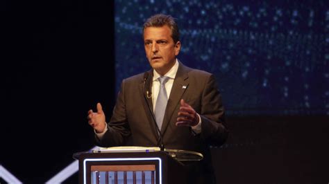 Sergio Massa En El Debate Presidencial 2023 “el 48 Del Pbi Va En