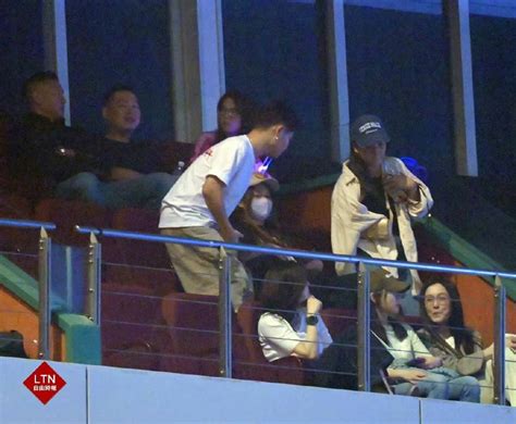 陈建州范玮琪风波后首合体 现身支持王力宏演唱会 搜狐大视野 搜狐新闻