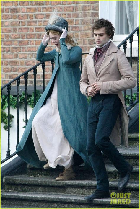 Photo Elle Fanning Douglas Booth Storm Stars Filming 04 Photo