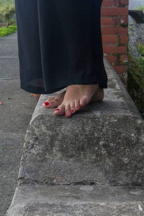 Scarletts Scarlet Feet I By Lazarelobo On Deviantart