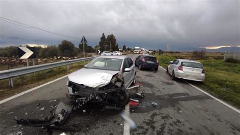 Selargius Tremendo Incidente Tra 6 Auto Sulla Ss 387 Due Feriti