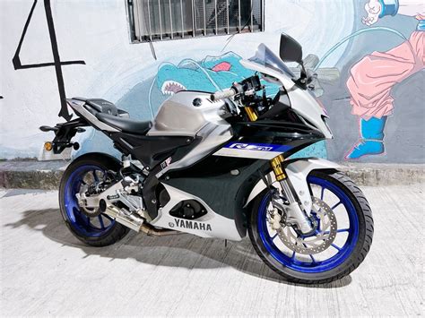 Yamaha R15v4 M 機車 二手機車在旋轉拍賣