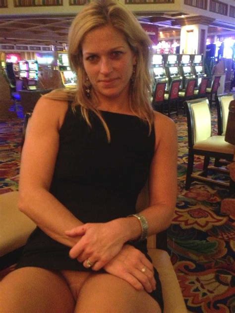 Pussy Flashing Dares Pics Of Amateur Girls Flashing In Public