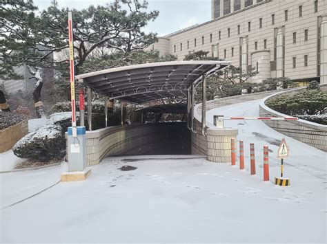 제품소개 인기제품 법원 지하주차장 입구출구 차양