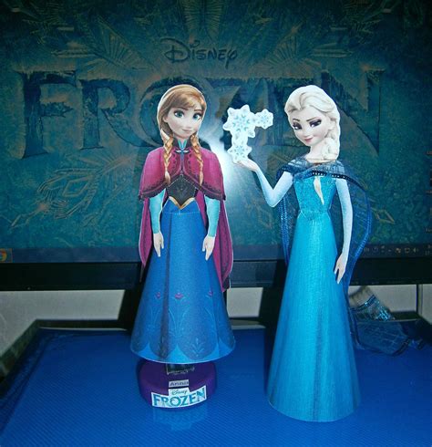 Frozen Anna And Elsa Papercraft By Lola22 On Deviantart