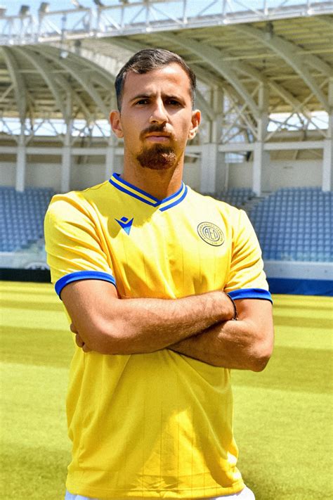 Καταρχήν συμφωνία με τον διεθνή ποδοσφαιριστή Ραφαήλ Μάμα Αθλητική Ένωση Λεμεσού