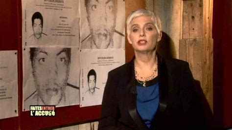 Faites Entrer Laccusé Suzanne De Canson Lhéritière Dépouillée S13