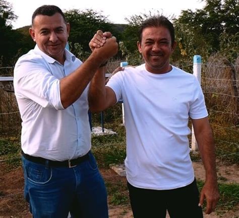 Evilásio Mateus e Luciano Capitão levam água e esperança ao Sítio São