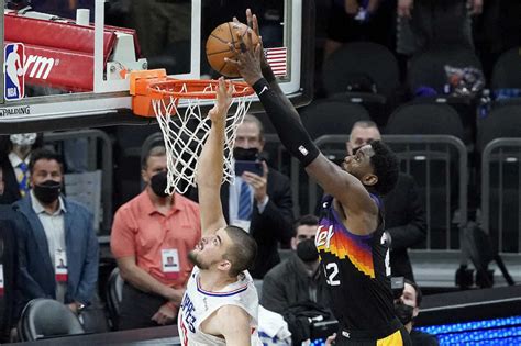 残り07秒、クラウダーのスローインから直接リングにボールを押し込んだサンズのエイトン（ap） ― スポニチ Sponichi Annex スポーツ