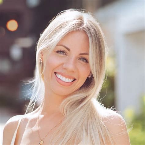 A V R I L M A G A Z I N E Avril Magazine Threads Say More A V R I L M A G A Z I N E Avril Magazine Threads Say More