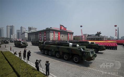 北朝鮮で軍事パレード、金日成主席の生誕記念日に軍事力誇示 写真14枚 国際ニュース：afpbb News