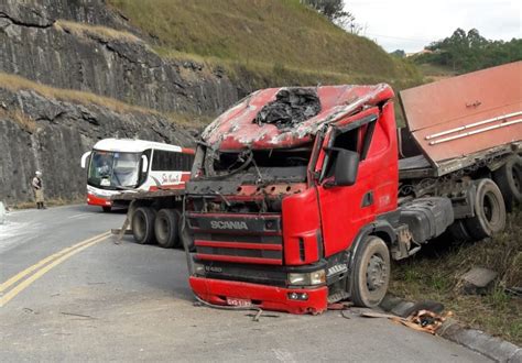 Caminhão Se Envolve Em Acidente Na Br 265 Barbacena Online
