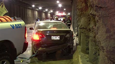 Auto Queda Destruido en Accidente en el Túnel de López Mateos N