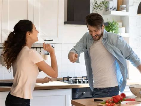 Grooms Father Reveals His Wedding Gift After The Brides Parents Make Fun Of Him For Working As