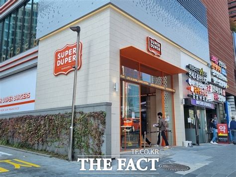 강남에 모인 美 수제버거한국인 입맛 사로잡을 브랜드는 경제 기사 더팩트
