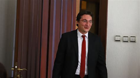 Зарков Съдебна охрана е посетила Нинова за да й дадат акт по нейна