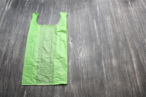 7월 3일 일회용 비닐 봉지를 줄이고 책임있는 소비를 촉진하기 위해 국제 비닐 봉지 무료 의 날을 기념합니다 0명에 대한 스톡 사진 및 기타 이미지 Istock