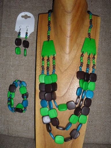 Itzael Accesories
