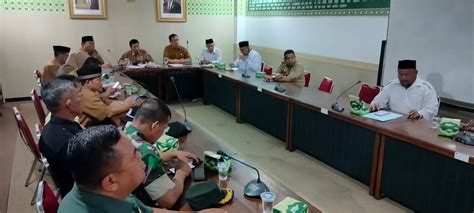 Saat Antarkan Jemaah Haji Diimbau Tidak Bawa Banyak Keluarga