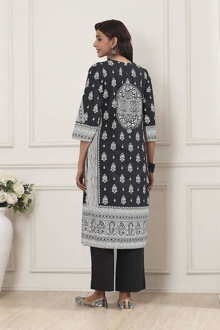 Black Printed Casual Three Quarter Sleeves Round Neck Women Straight