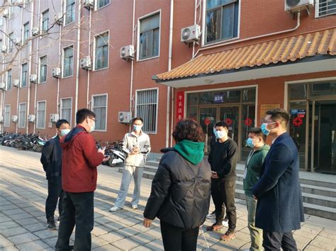 疫情不减温情——张其武副校长深入文法学院宿舍慰问学生 郑州升达经贸管理学院文法学院