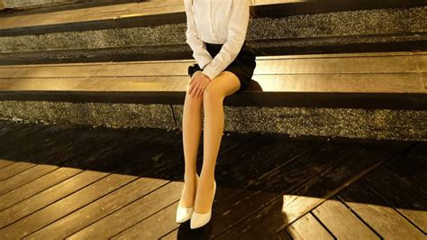 夜歸的上班女生 Youtube