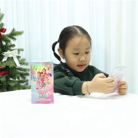 엄지콩 협찬 캐치티니핑 달달이가 좋아하는 티니핑 컬렉션 카드 한박스에 20개 들어있고 한팩에 5개씩 총 100개