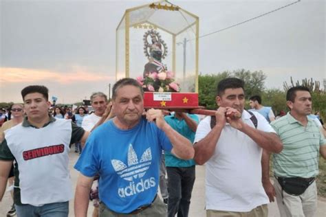 Se Realizó La Primera Procesión Y Comenzó La Novena En Honor A La