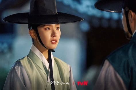 近期netflix韓劇「觀看次數」top6！《魅惑之人》第3輸朴信惠《低谷醫生》，冠軍太強了