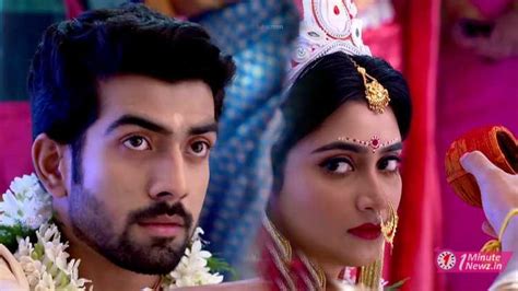 বিয়ের আসরেই উৎসবের জন্য হাতে বন্দুক তুলে নিলো জগদ্ধাত্রী নতুন