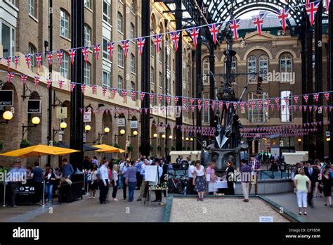 Hays Galleria Shopping Area London Bridge Quarter London England