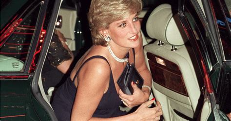 Princess Diana Cleavage Bags Heres How She Used Her Satin Clutches