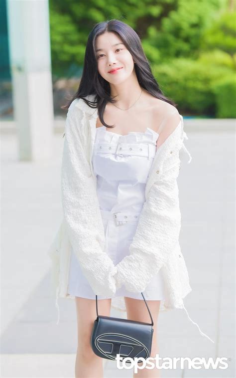 권은비 ‘여름이 왔다 웬디의 영스트리트 출근길 [hd포토] 최규석 기자 톱스타뉴스