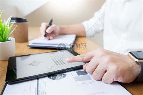 工作中的人们高清图片下载 正版图片302651889 摄图网