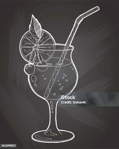 레몬과 체리 빈티지의 조각으로 손으로 그린된 스케치 알콜 칵테일 칠판 배경에서 Coctail 메뉴에 대 한 벡터입니다 벡터 일러스트 스케치 스타일입니다 손으로 그린된 디자인