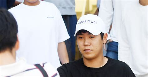 홍성민전역증 갖고 롯데로 돌아가요 사진