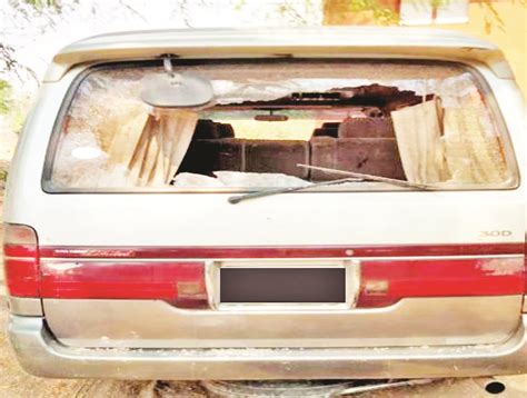 နွားထိုးကြီး မြင်းခြံသွား ကားလမ်း၌ Pdf အမည်ခံ