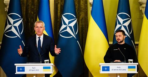 Зеленський закликав Столтенберґа сприяти наданню Україні далекобійної зброї