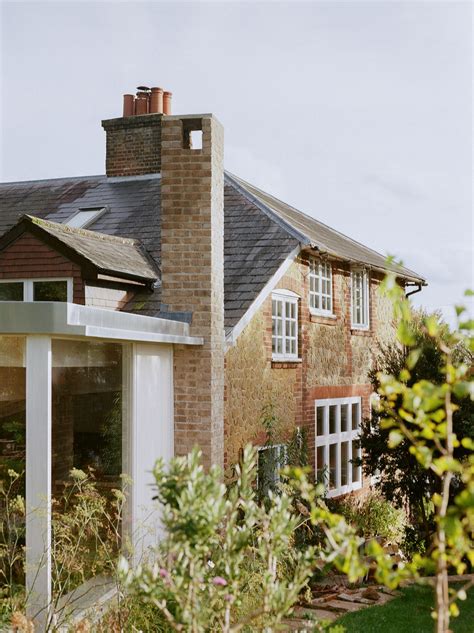 Aomd Reorganises Hop Cottage In Kent With Timber Framed Extension