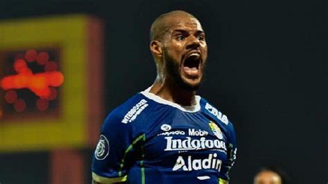 David Da Silva Hattrick Persib Menang 5 0 Atas Persita Tangerang