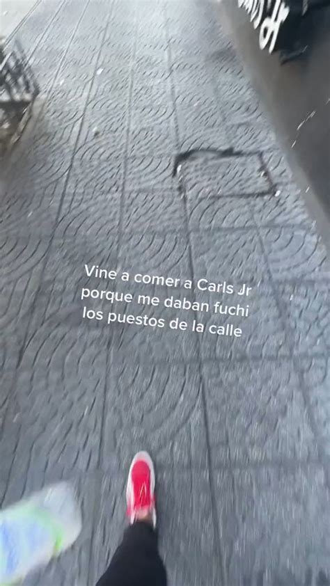 La Silla Rota On Twitter VIDEO Mujer Encuentra Cucaracha En Hamburguesa De CarlsJrMx