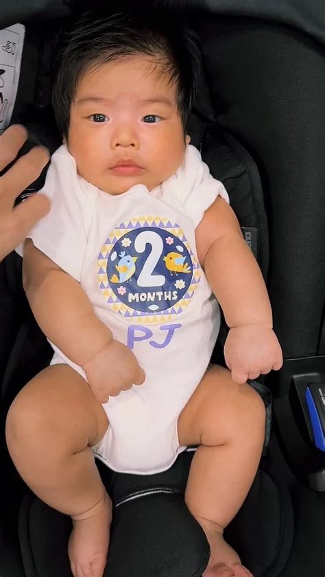 ภาพล่าสุด “น้องพีร์เจ” ลูกชาย “พ่อพุฒ แม่จุ๋ย” อายุ 2 เดือน จ้ำม่ำ