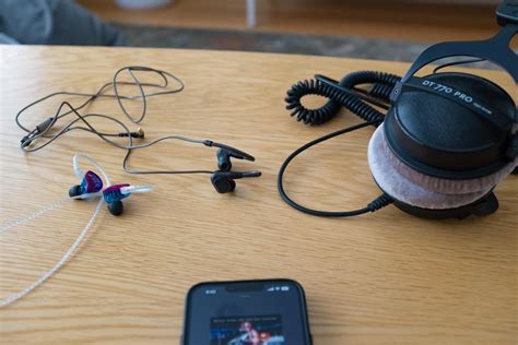 KZ ZSTX vs Sennheiser IE300 Comparison (with DT770's) : r/headphones
