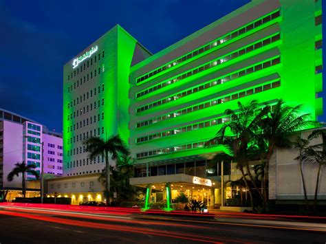 Miami Beach Hotels Holiday Inn Miami Beach Oceanfront Hotel In Miami
