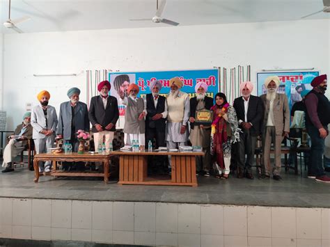 Hardeep Bawa ਅੱਜ 28112021 ਨੂੰ ਮੈਨੂੰ ਸਰਦਾਰਨੀ ਹਰਿਲਾਭ ਕੌਰ ਪੁਰਸਕਾਰ ਨਾਲ