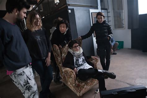 64 Sguardi Collettivi Le Ragazze Del Porno Arabeschi Rivista Di