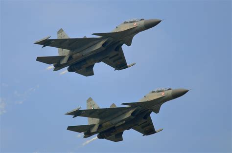 Hintergrundbilder Fahrzeug Flugzeug Militär Militärflugzeug Sukhoi Su Dassault Rafale