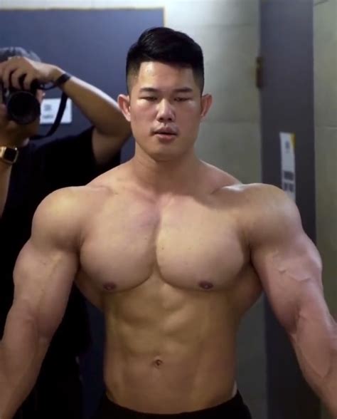 Busts Bubbles Bulges Bears On Tumblr